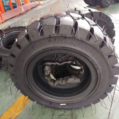 现货销售 900-20实心轮胎 9.00-20叉车实心工程机械轮胎 厂家直销