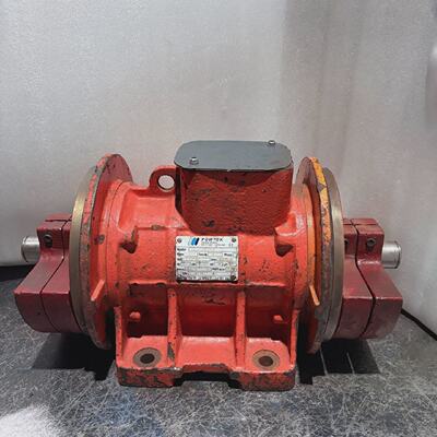 PowtekVE3123300旋转式电动振动器3相1200RPM3600LBS230460V