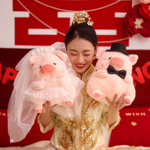压床娃娃一对结婚用品喜字抱枕婚房布置新婚庆公仔福娃礼物送新人