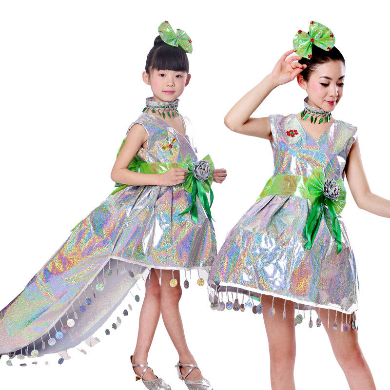 儿童环保服装学生时装秀演出服幼儿园服装成人亲子走秀服装装走秀