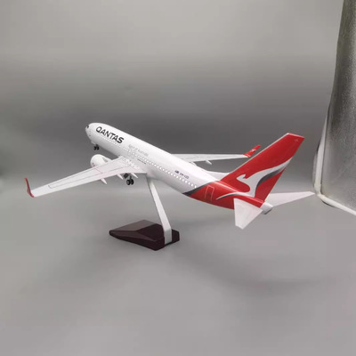 澳大利亚航空Scale 1:130 43cm B787 QANTAS 带灯光带轮飞机模型