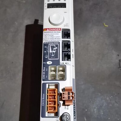 议价驱动器LXM32AD12N4，功能正常实物图可维修