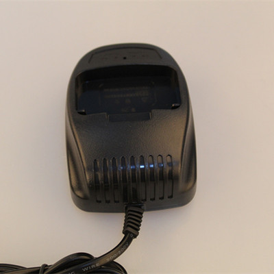 万华对讲机WH26/27充电器通用 发达F6/F8/V8/金飞讯A66座充wanh