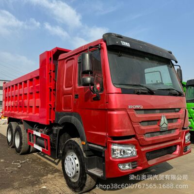 重汽豪沃6*4自卸车出口 矿用双桥工程车 右驾驶舱集装箱后翻车