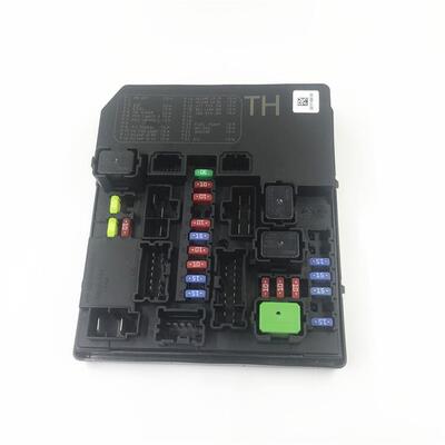 汽车保险盒284B7ED03A1TT4A1TT4B1TT2A1TT4DEY93A6LA0A
