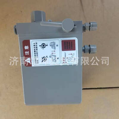 供应重汽豪沃汕德卡C7H配件右置举升泵811W41723-6008