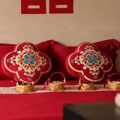 结婚枕对沙发厅压床抱主卧婚客一房布置男方红AVT色靠垫结婚用品