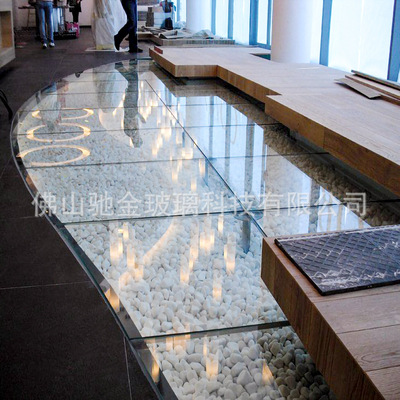 驰金生产防滑玻璃地板 多层夹胶防滑玻璃 可走人承重 强化玻璃