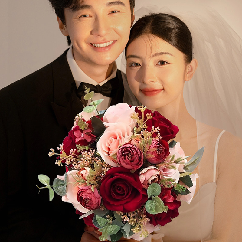 结婚中式婚礼手捧花新娘结婚森系仿真花束红色出嫁领证新郎接亲花