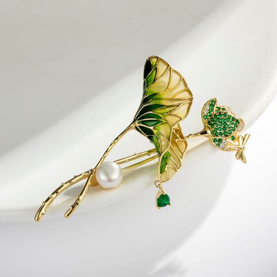 Fresh and Sweet Lotus Brooch Freshwater Pearl Light Luxury N