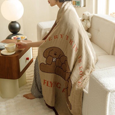 Cotton bath towel with four layers of gauze, cotton and line