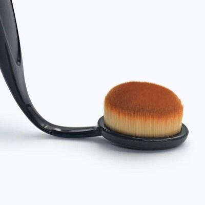 Toothbrush-shaped makeup brush Kabuki flawless liquid founda