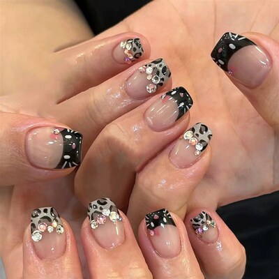 24pcs Detachable Short Press on Nails Y2k rhinestone False N