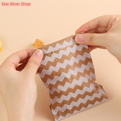 50pcs 15*10CM Wave Dot Kraft Paper Candy Biscuit Bags Packin