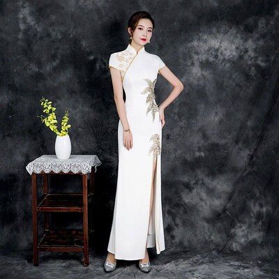 White Lady Classical Diagonal Qipao Elegant Side Split Appli