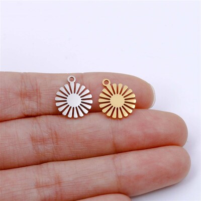 5pcs/Lot Wholesale Stainless Steel Mini Flower Charms ree Le