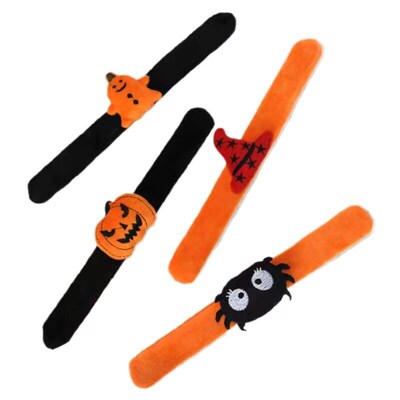 Halloween funny little spider patting circle pumpkin pattin