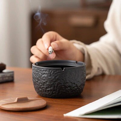Ceramic Fly Ash-proof Ashtray with Cover Creative Personalit