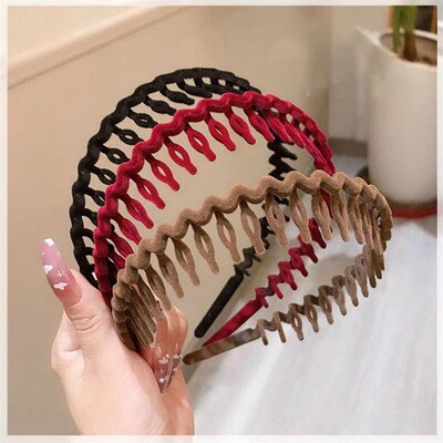 Wavy-toothed hairband with flocking, fine teeth, and anti-sl