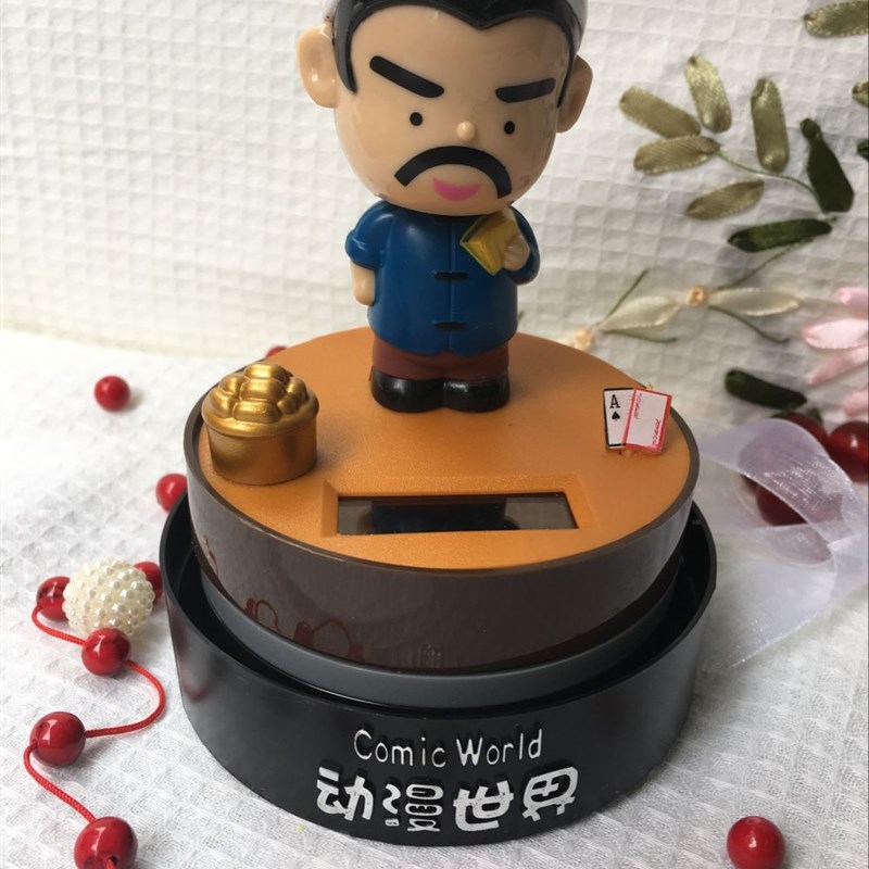 新款太阳能公仔动漫世界优质精品创意汽车内饰摆件摇头娃娃