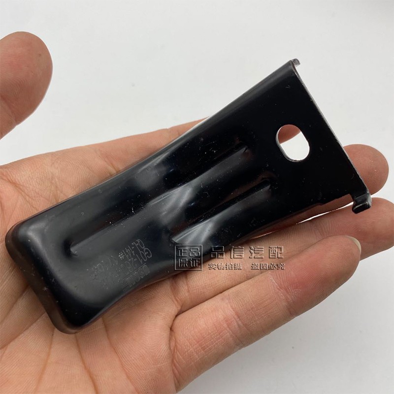 适用别克新GL8S2.43.0水箱上支架水箱安装支架商务车暖风水箱支架