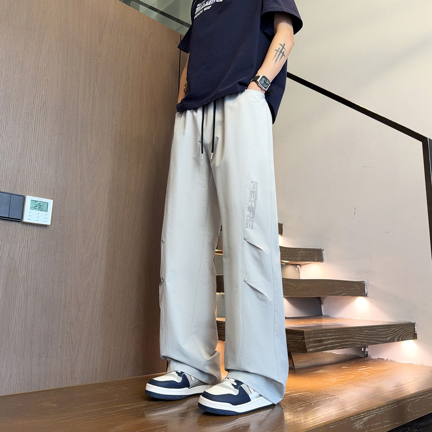 夏季凉感冰丝休闲裤男生潮流时尚侧边铆钉褶皱设计轻薄工装长裤