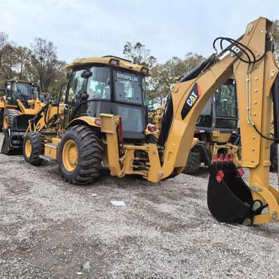 Excavators and loaders for saleCAT420F挖掘装载机出售