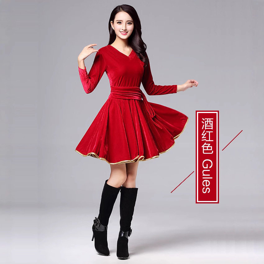 2026新款舞蹈服广场舞服装丝绒V领拉丁舞连衣裙套装演出服高品质