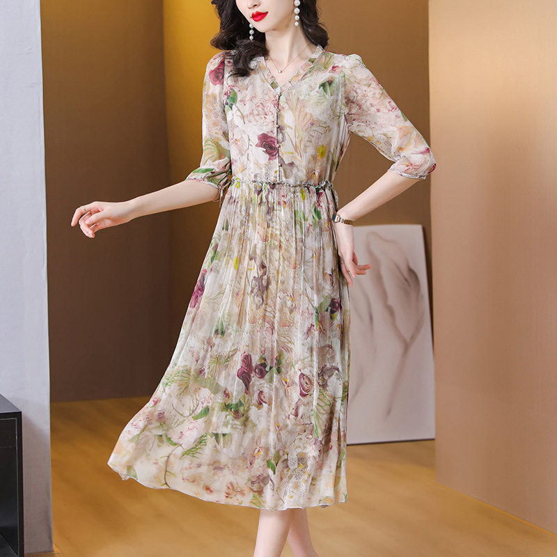 专柜桑蚕丝连衣裙女2026夏新款气质优雅中年妈妈收腰显瘦印花裙子