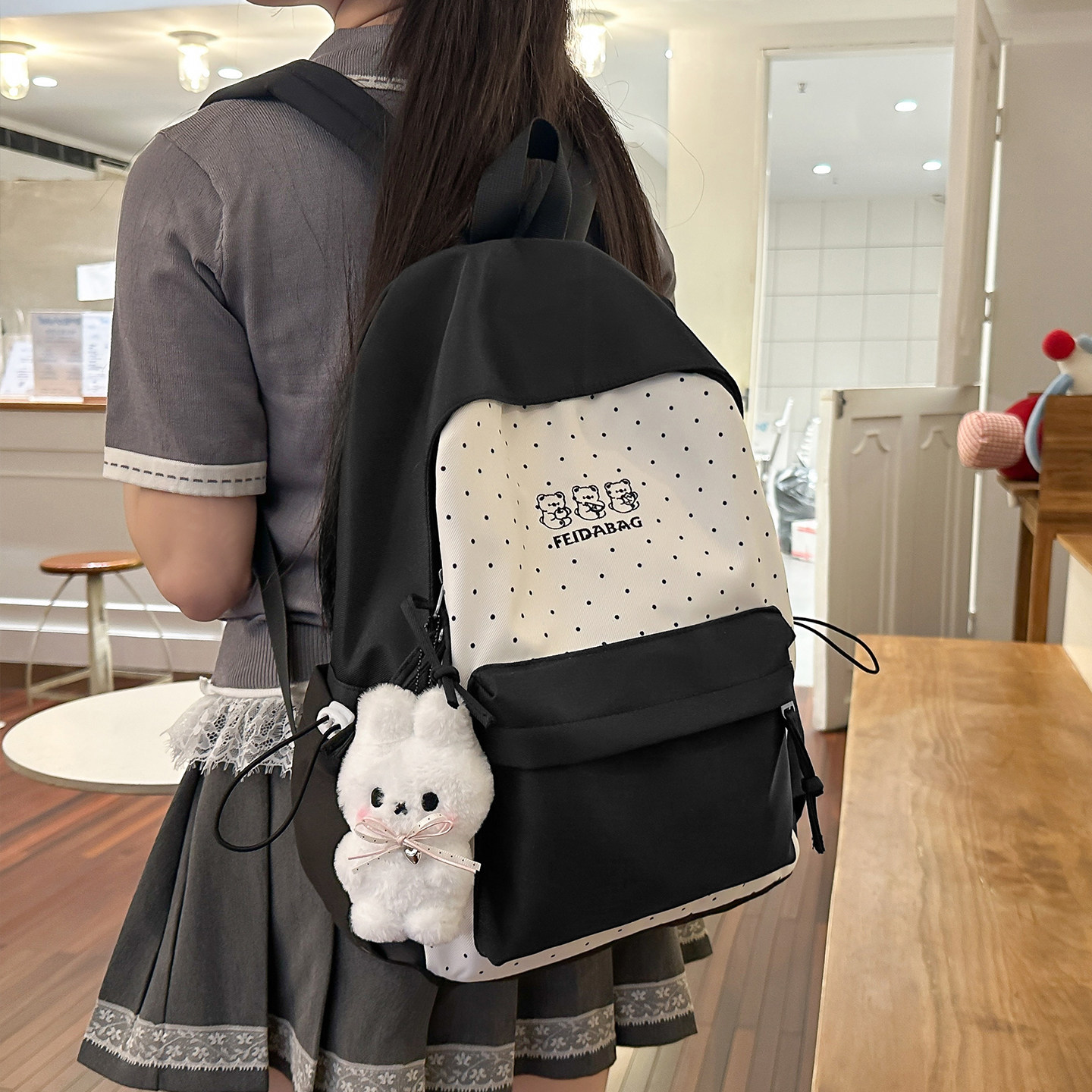 ins风书包女初中生韩版大学生简约双肩包轻便高颜值少女休闲背包