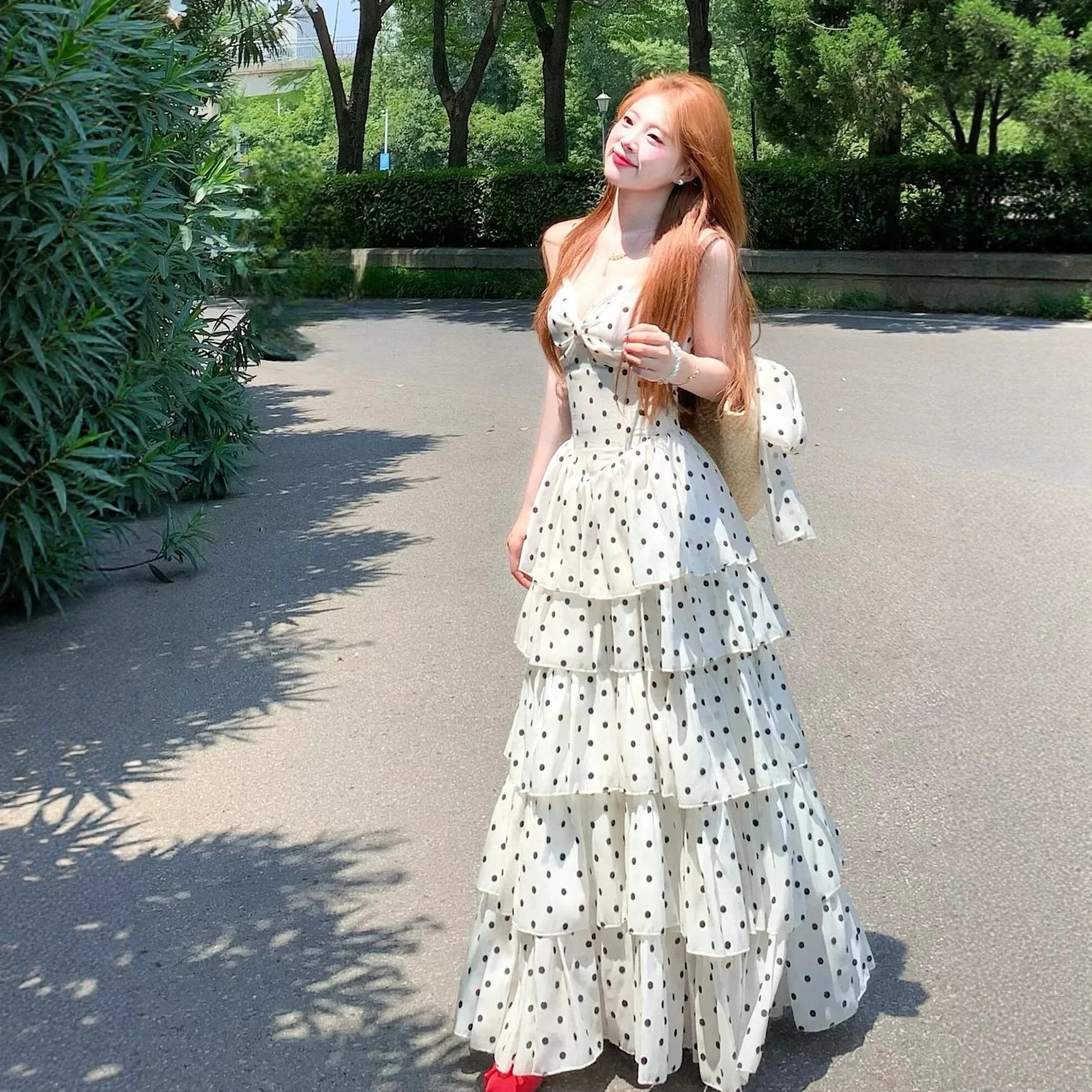 法式波点吊带露背带胸垫连衣裙夏季海边度假风收腰显瘦蛋糕长裙子