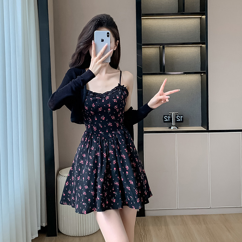实拍 2026年夏季新款甜美印花吊带连衣裙显瘦蓬蓬裙小个子短裙