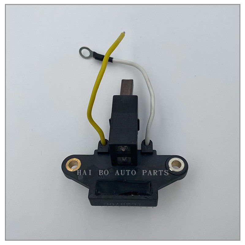 适用于新款潍柴佩特来JFZ2110-W柴油机28V120A汽车发电机调节器