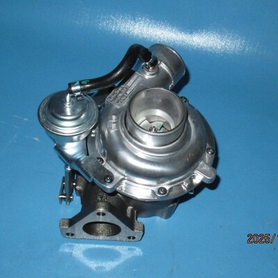 厂家4JX1/4JX1TC发动机RHF5增压器件号8971371098,8971371099