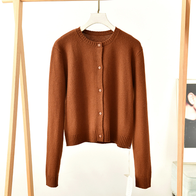 极简风圆领单排扣针织开衫短款百搭毛衣外套棕色  莉2996  G5-3
