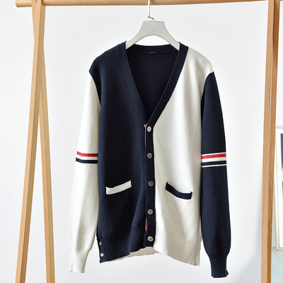 学院风V领撞色针织开衫条纹袖纽扣外套显瘦  莉3283  B3-4