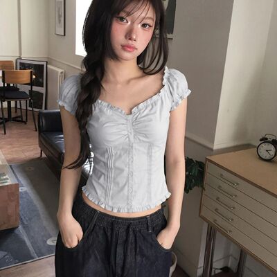 法式甜美泡泡袖V领显瘦短袖T恤