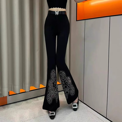 欧洲站重工亮钻前镂空微喇裤