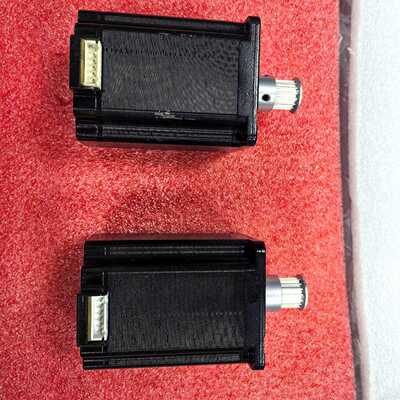 东莞信浓马达步进电机STP-59D5058，1.8度/步，1议价