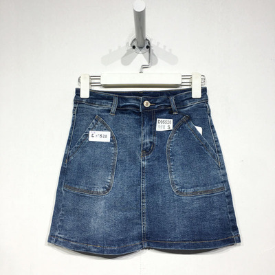 伊X系列 D95528 时尚牛仔短裙品牌女装折扣颦