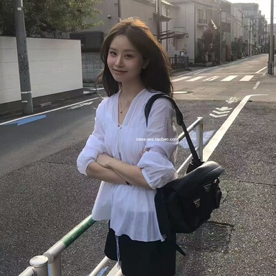 class韩国直邮1040114 OUNCE 韩代2026款  轻薄飘逸褶皱衬衫