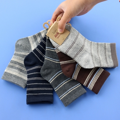 爱嘀嗒儿童袜子秋冬季新条纹复古男女童中长筒洋气学生运动厚棉袜