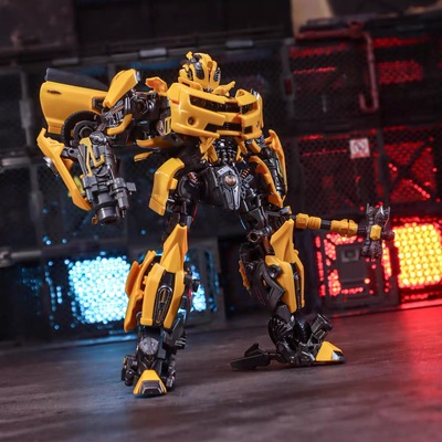 18cm合金版变形玩具黄蜂战士现货