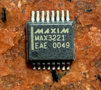 MAX3221 MAX3221EAE MAX3221CAE 现货全新 进口原装正品 SSOP-28