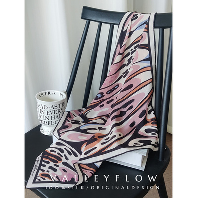 蝴蝶纹理紫粉黑豹纹斑马撞色真丝桑蚕丝挂画送礼双面中小方巾丝巾