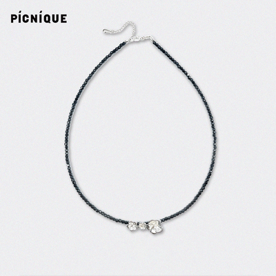 Picnique花环白蝶贝烧白项链