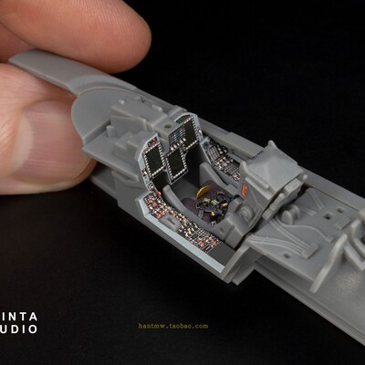 JF-17枭龙战斗机1/48模型内饰