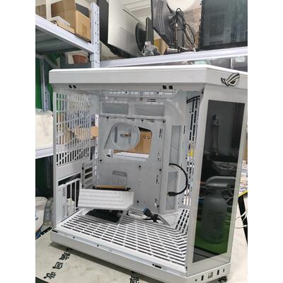 议价HYTE主机壳Y70 触控屏幕版主机壳