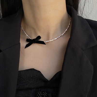 碎银闪亮女黑丝绒蝴蝶结项链