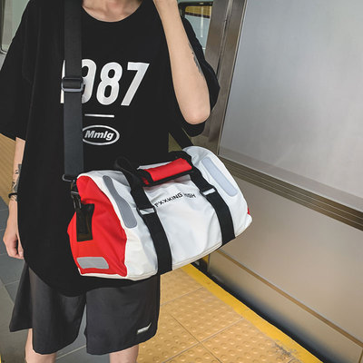 大容量运动风干湿分离出差健身包